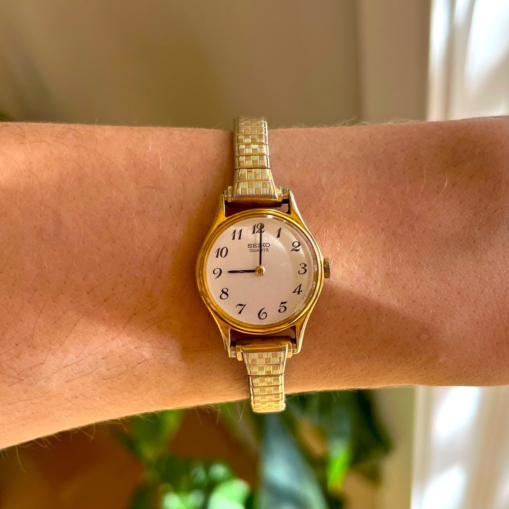 Vintage Seiko Quartz Women’s Watch - Gold / Steel - R… - Gem
